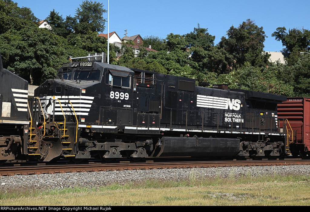 NS 8999
